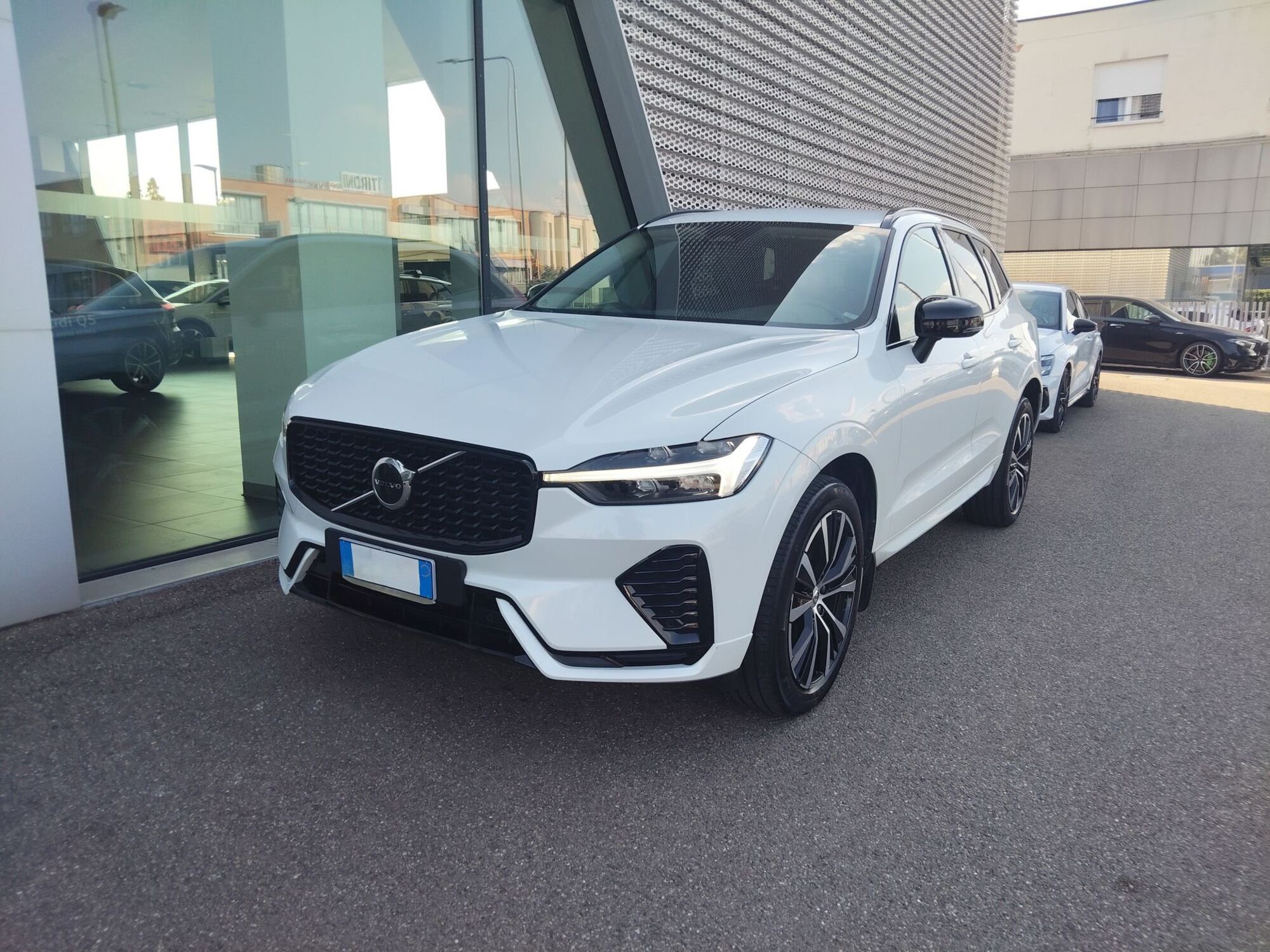 Vendo Volvo XC60 B4 (d) AWD automatico Plus Dark usata a Modena (codice 15116248) - Automoto.it