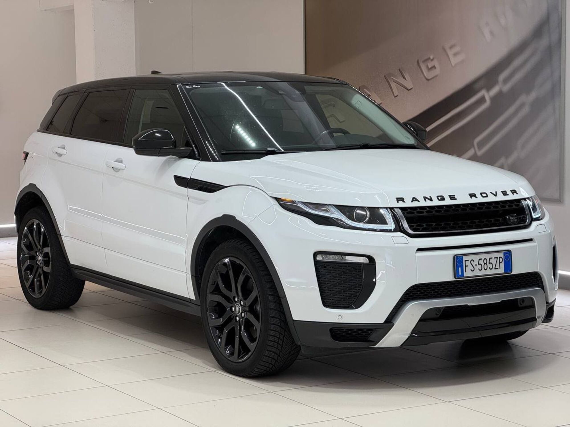 Vendo Land Rover Range Rover Evoque 2.0 TD4 150 CV 5p. SE Dynamic usata ...