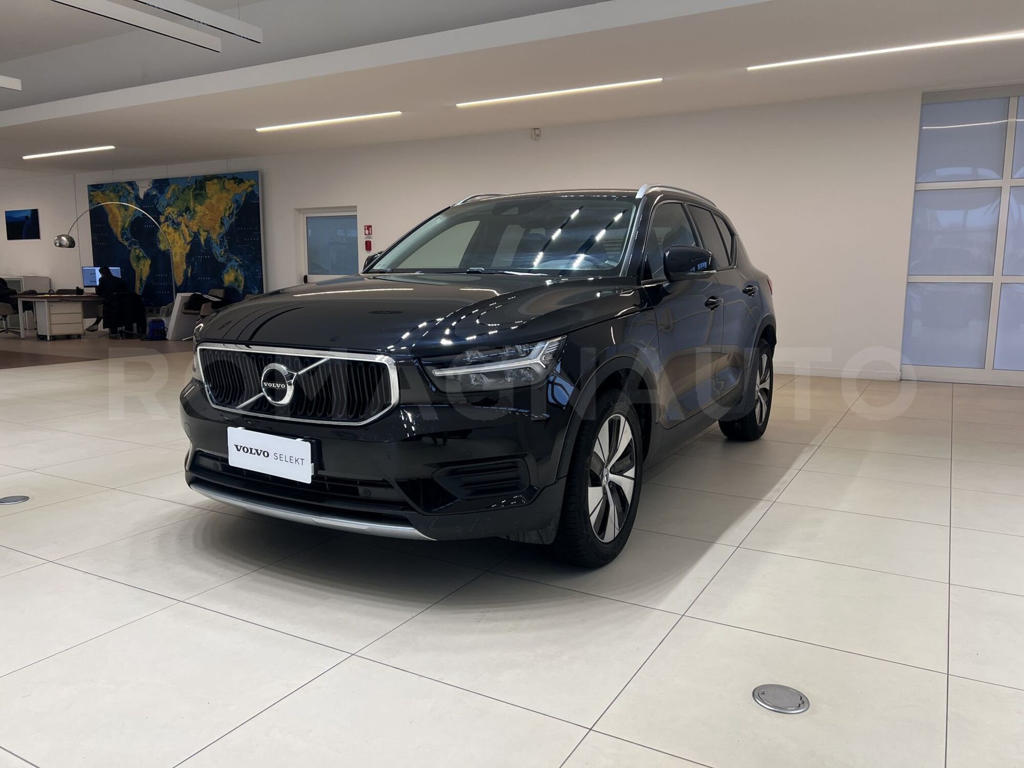 Vendo VOLVO Veicoli Commerciali XC40 XC40 N1 1.5 T2 Momentum Pro ...