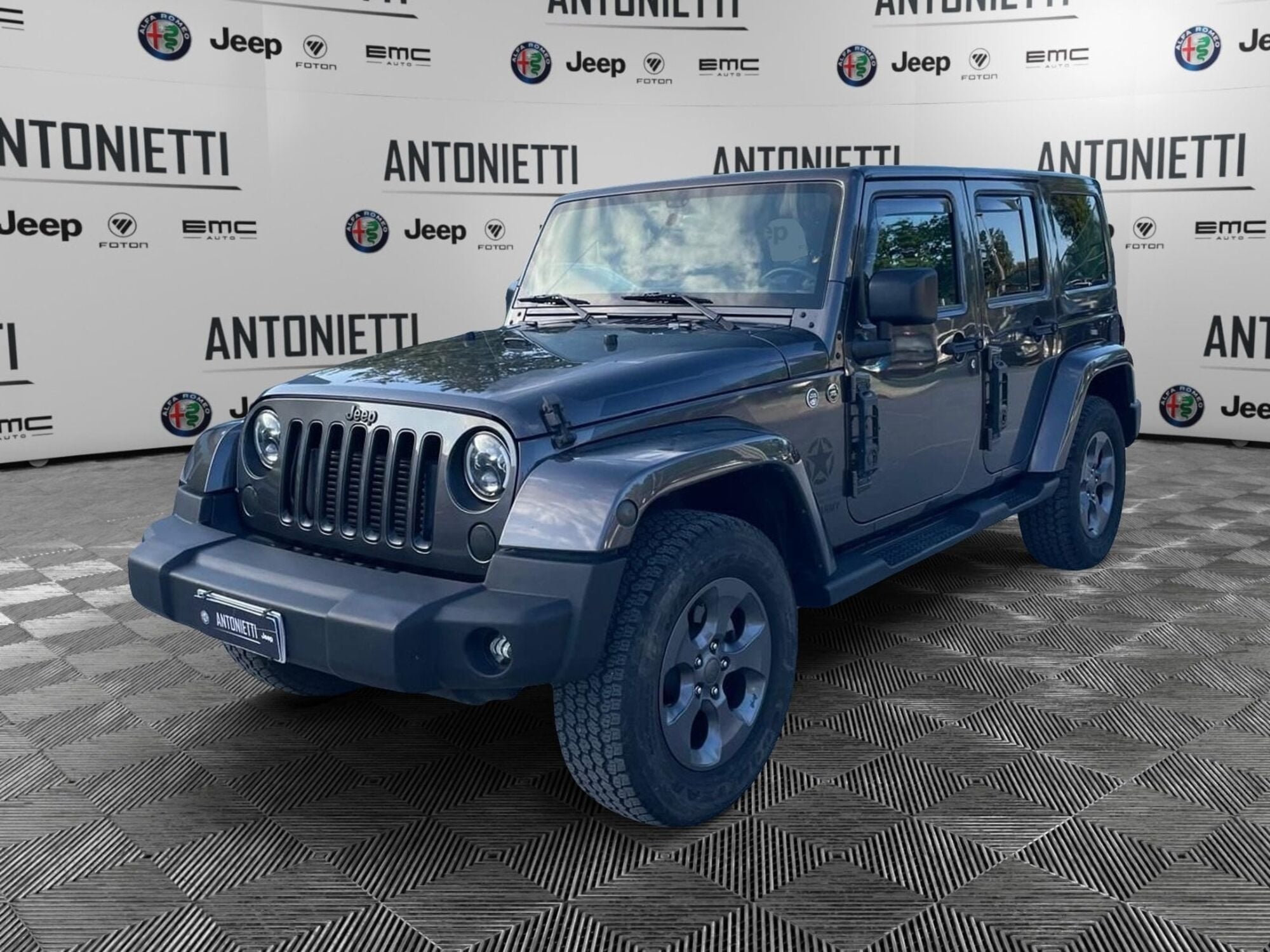 Vendo Jeep Wrangler Unlimited 2.8 CRD DPF Night Eagle Auto usata a ...