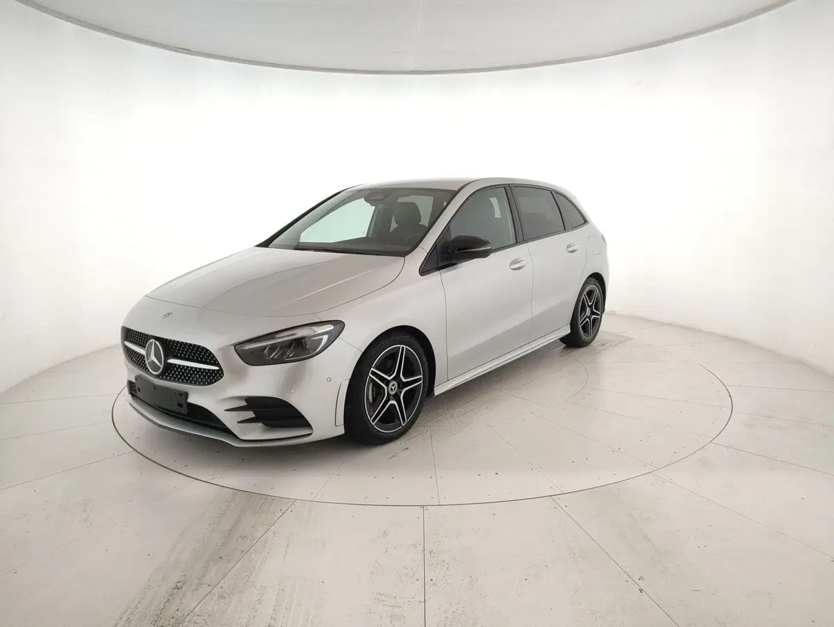 Vendo Mercedes-Benz Classe B 180 d AMG Line Premium Plus auto nuova a ...