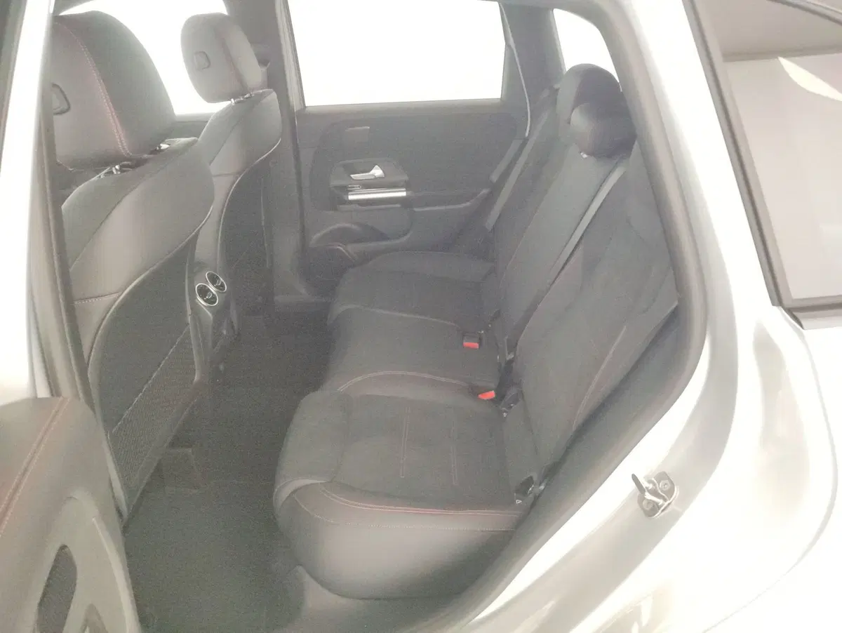 Vendo Mercedes-Benz Classe B 180 d AMG Line Premium Plus auto nuova a ...