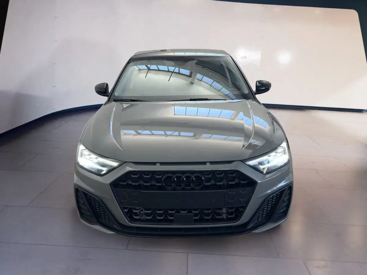 Vendo Audi A1 Sportback 30 1.0 tfsi S Line Edition 116cv s-tronic usata ...