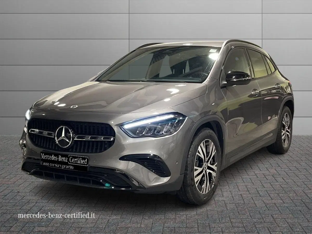Vendo Mercedes-Benz GLA SUV 180 d Progressive Advanced auto usata a ...