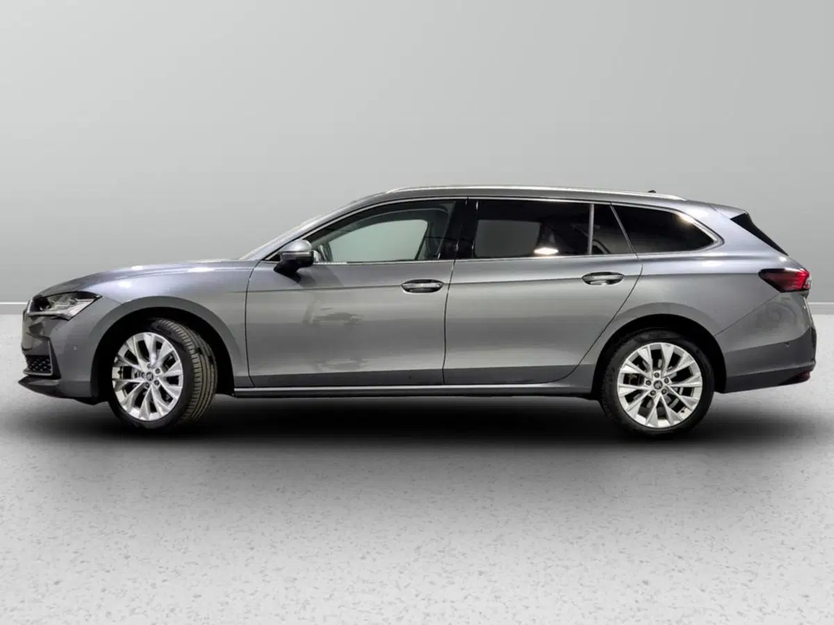 Vendo Skoda Superb Station Wagon 2.0 TDI EVO 150 CV SCR DSG Wagon Style ...