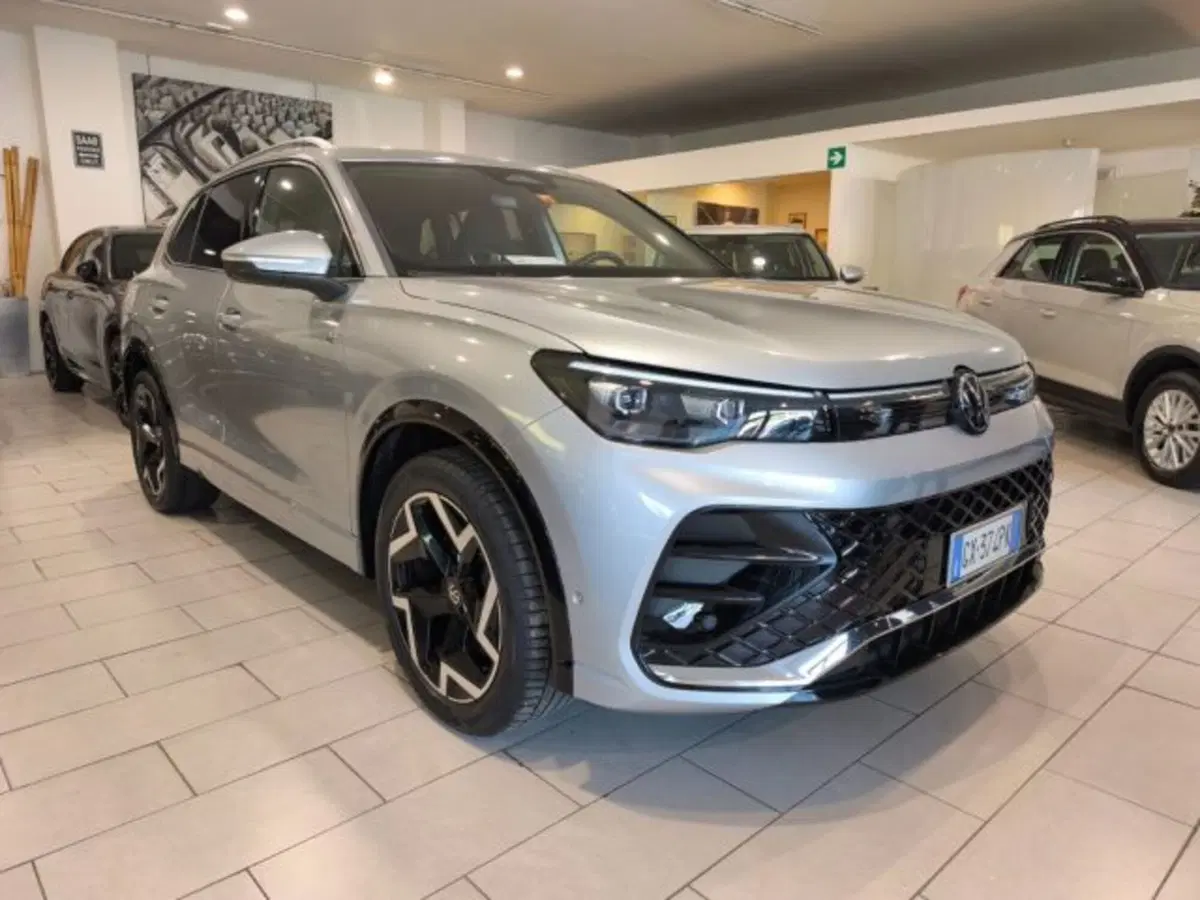 Vendo Volkswagen Tiguan 2.0 tdi R-Line 150cv dsg usata a Firenze ...