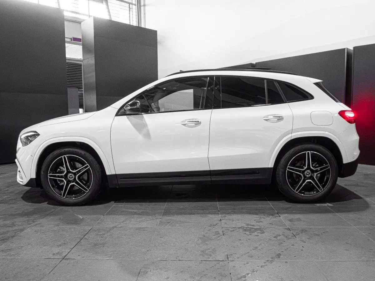 Vendo Mercedes-Benz GLA SUV 180 d AMG Line Advanced Plus auto nuova a ...