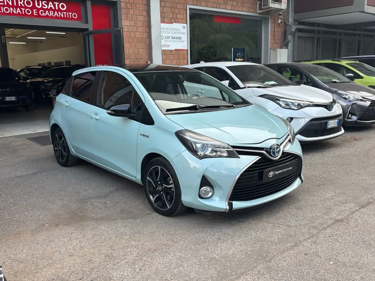 Vendo Toyota Yaris 1.5 Hybrid 5 porte by Glamour usata a Imola, Bologna ...