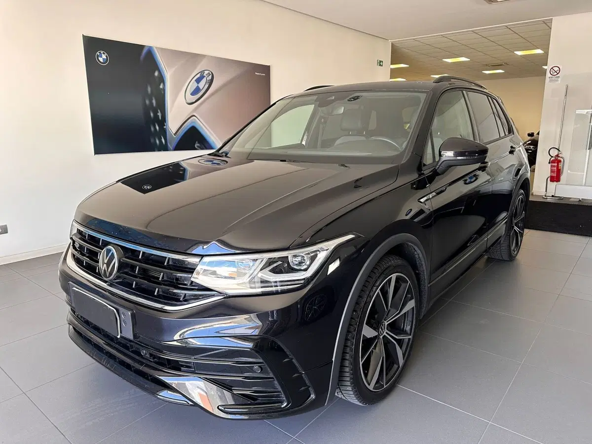 Vendo Volkswagen Tiguan 2.0 TDI 150 CV SCR DSG 4MOTION R-Line usata a ...