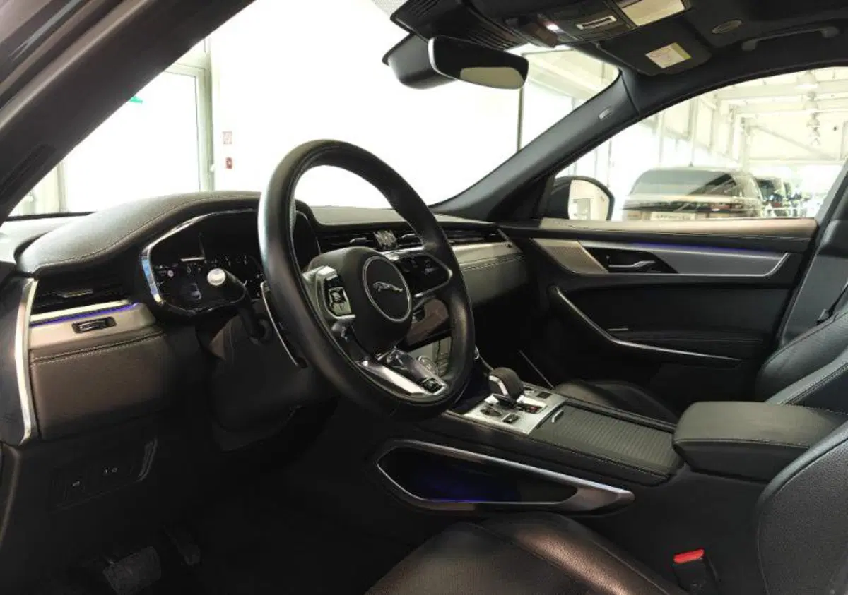 Vendo Jaguar F-Pace 2.0 D 204 CV AWD aut. R-Dynamic SE Greenstone usata ...