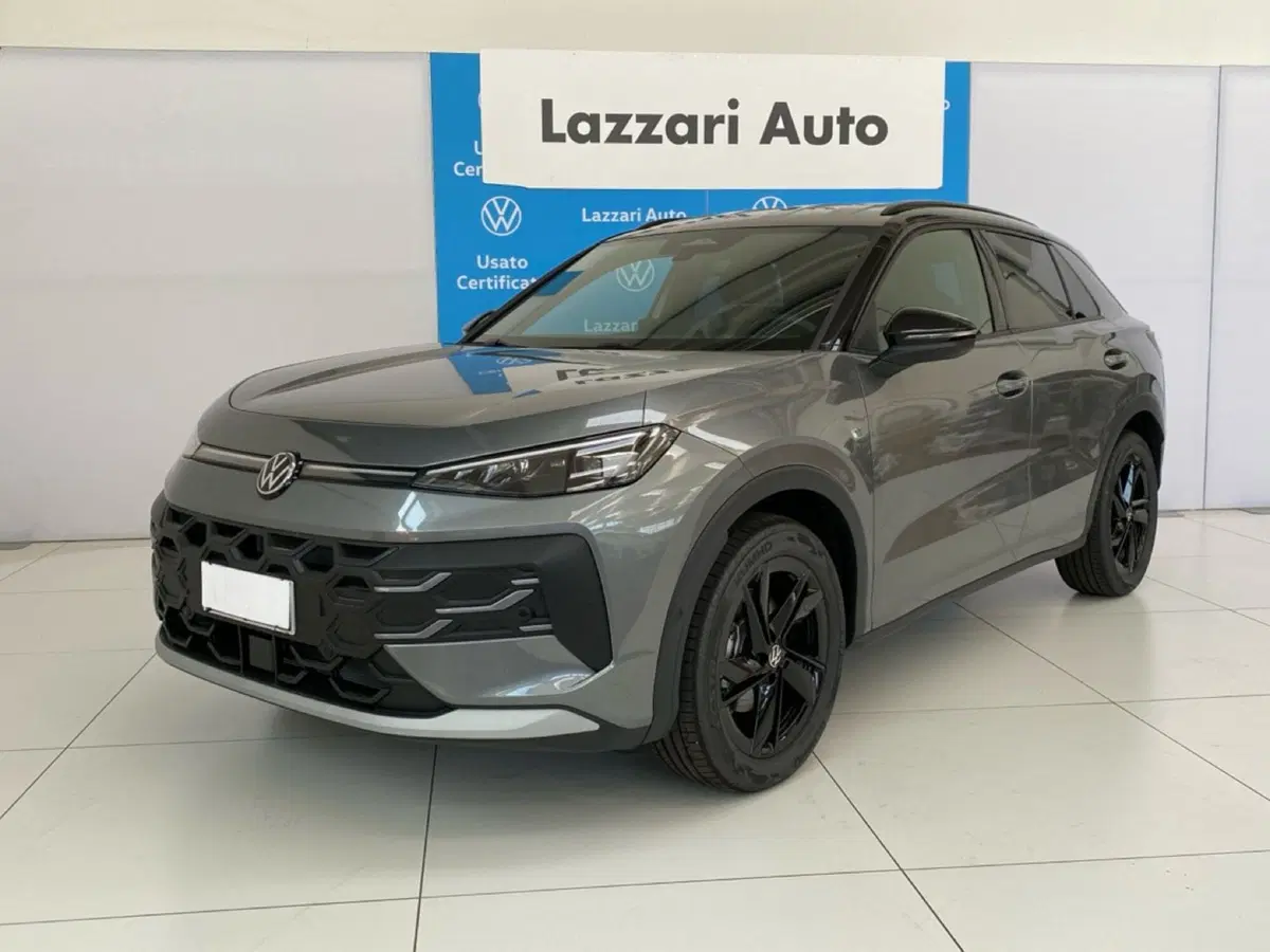 Vendo Volkswagen T-Roc 1.5 etsi Style 115cv dsg nuova a Cornegliano ...