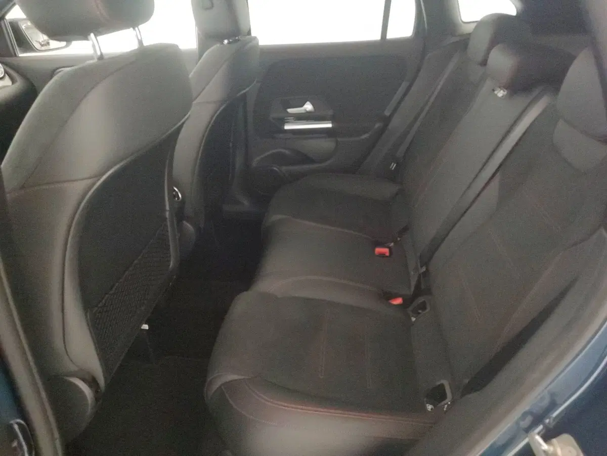 Vendo Mercedes-Benz GLA SUV 180 d AMG Line Premium Plus auto usata a ...