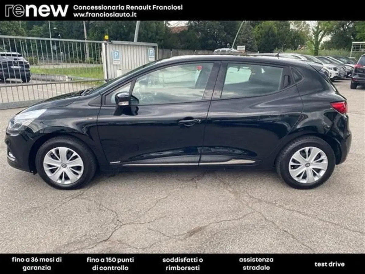 Vendo Renault Clio TCe 12V 90 CV GPL 5 porte Moschino Life usata a ...