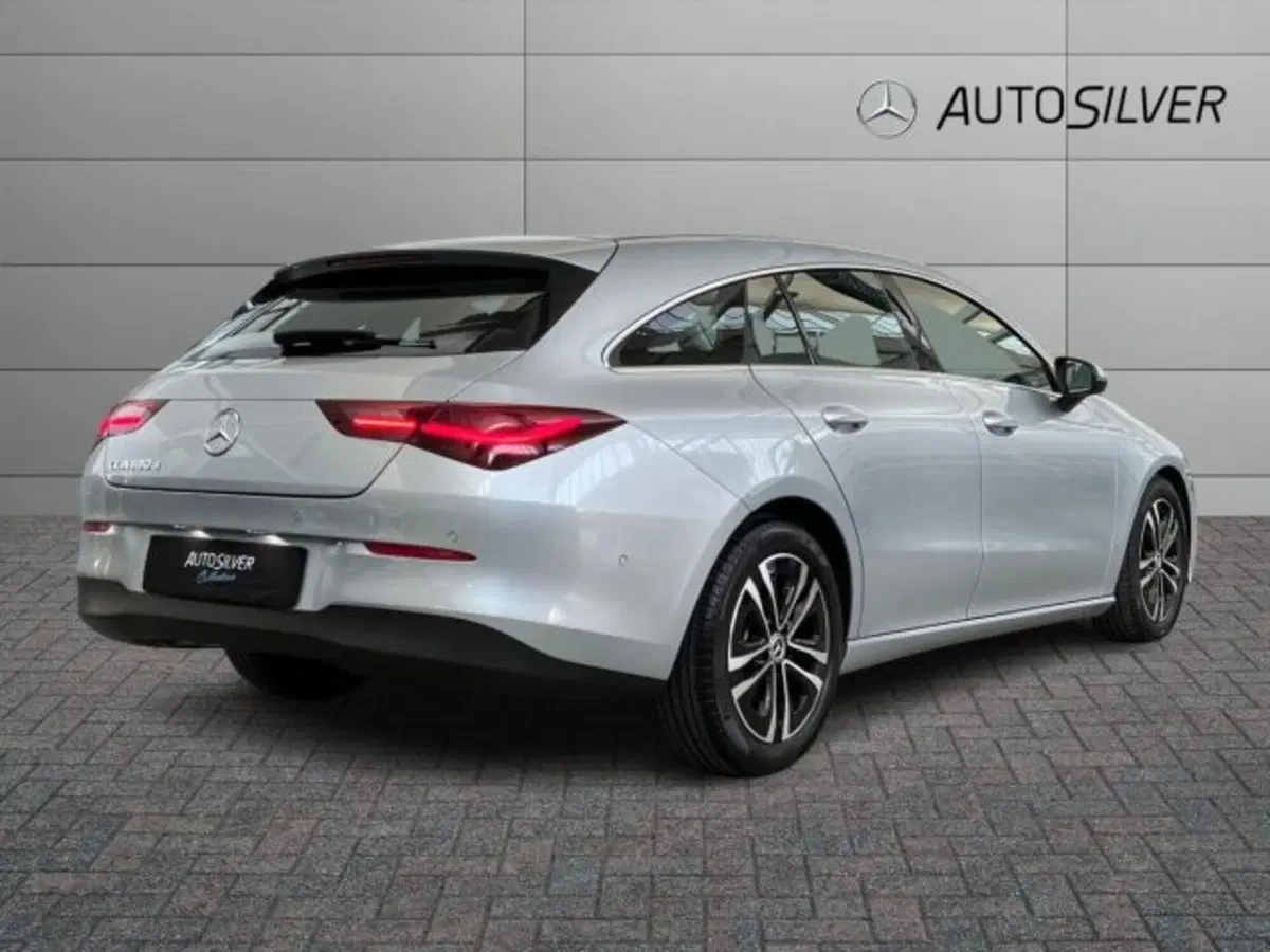 Vendo Mercedes-Benz CLA Shooting Brake 180 d Advanced auto usata a ...