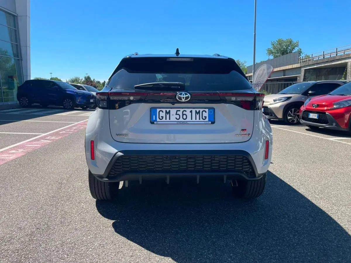 Vendo Toyota Yaris Cross 1.5h GR Sport Black Sky fwd 116cv e-cvt usata ...