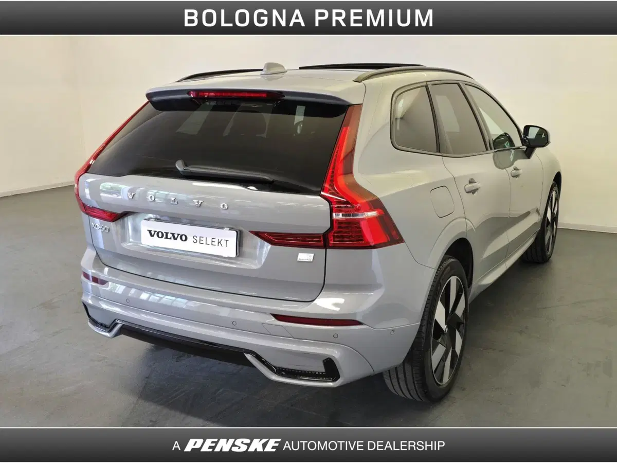 Vendo Volvo XC60 T6 Recharge AWD Plug-in Hybrid aut. Ultimate Dark ...