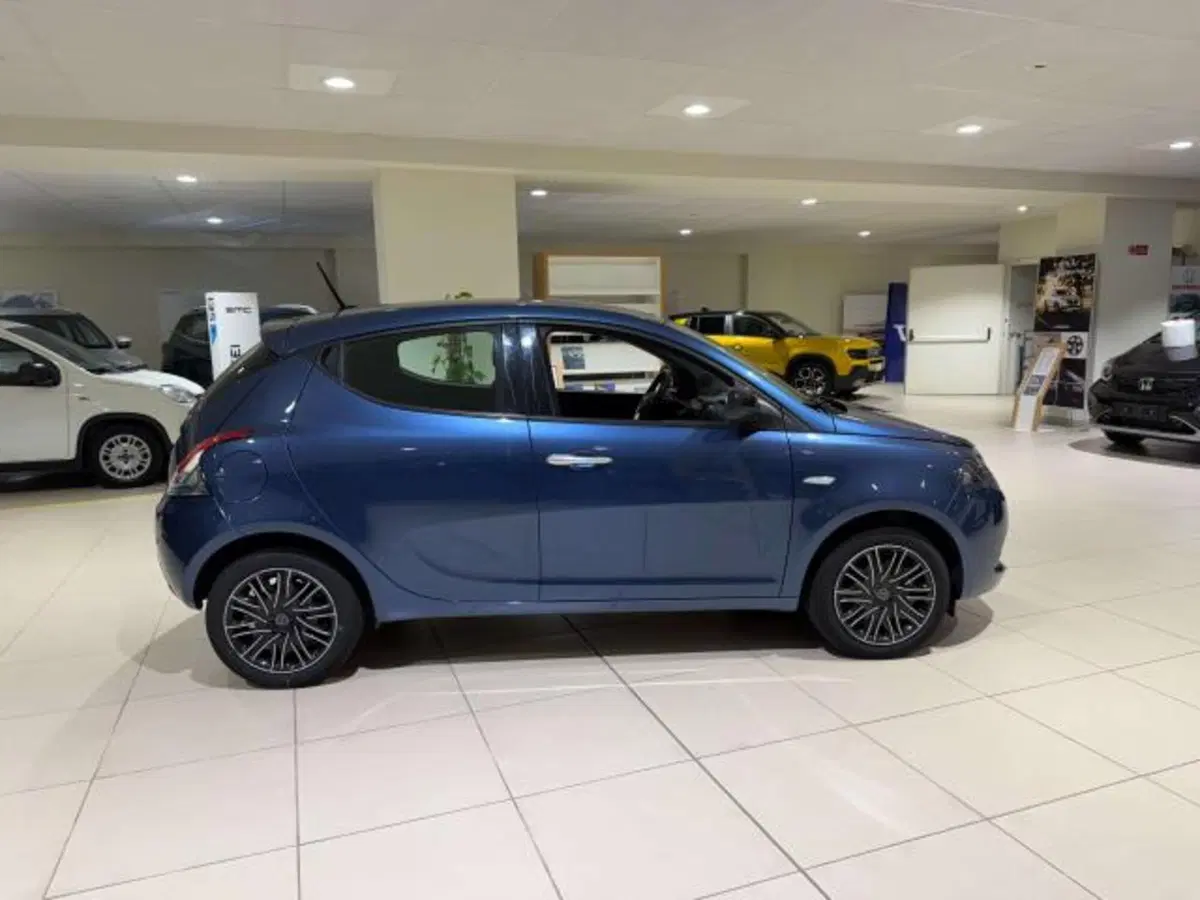 Vendo Lancia Ypsilon 1.0 FireFly 5 porte S&S Hybrid Gold Plus usata a ...