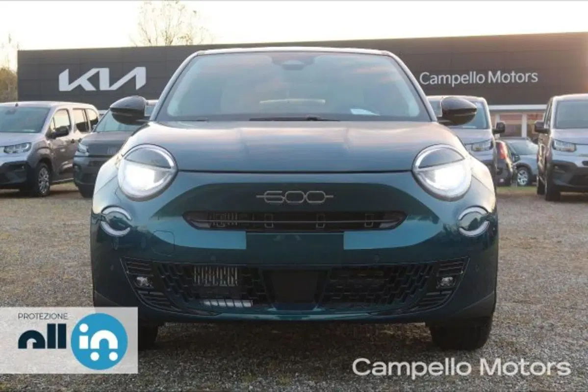 Vendo Fiat 600 1.2 hybrid La Prima 110cv auto nuova a Venezia (codice ...