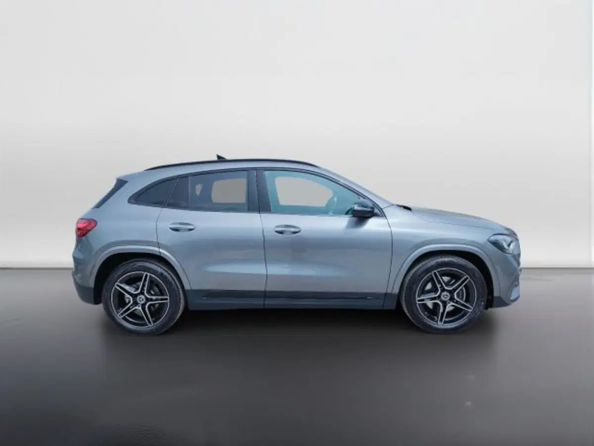 Vendo Mercedes-Benz GLA SUV 200 d Automatic Executive nuova a Mosciano ...